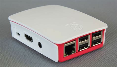 at last the raspberry pi mini pc has an official case