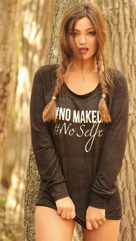 Chelsie Aryn Tops Cute Faces Fashion