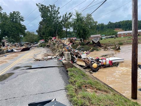 Usa Death Toll Rises In Tennessee Floods Over 20 Still Missing