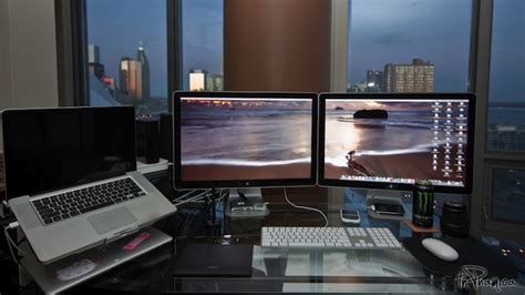 thunderbolt macbook pro supports dual external displays by daisy chain