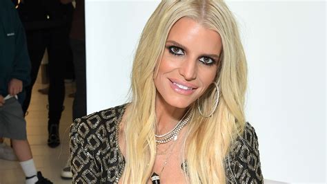Jessica Simpson Shocks Fans With Birthday Photo Of Mom 63 Shes