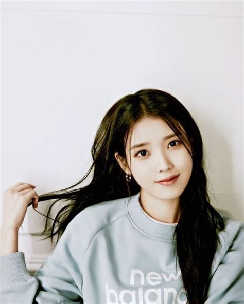 ️iu ️dlwlrma On Instagram Iu X New Balance So Pretty 💕💕🤗 Dlwlrma