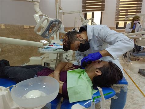 جانب من استقبال المرضى المراجعين في عيادات طب الأسنان التخصصية اليوم الاحد
