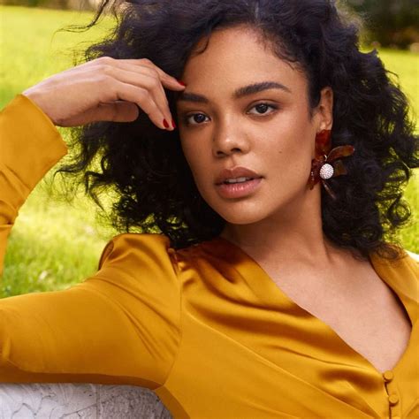 tessa thompson on marie claire 雷神ヘムジーと再々共演した「メン・イン・ブラック インターナショナル」の