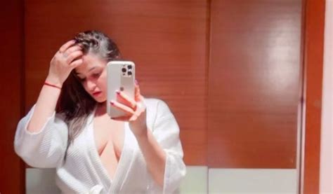 Sassy Poonam Latest Viral Video Teleskopnews
