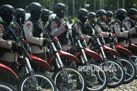 30 Ribu Personel Gabungan Amankan Pilkada Dki Jakarta Republika Online