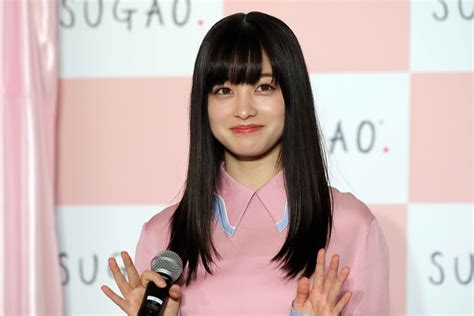 橋本環奈が透けるトップスで胸元をチラ見せ 「マネージャーも美人」と2ショット写真が話題 ニコニコニュース