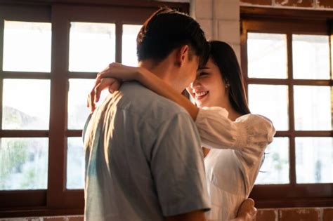 【付き合う前に体の関係を持つのはあり？】男性の約65％が『付き合う前に体の関係はあり』と回答！ 当たる占いセレクション