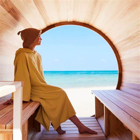 星野リゾートさんのインスタグラム写真 星野リゾートinstagram 「【碧く美しい海を目の前にととのう 「絶景海風 うみかじ サウナ