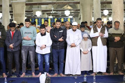 آلاف المصلين من مختلف الجنسيات يشهدون صلاتي العشاء والتراويح بالجامع