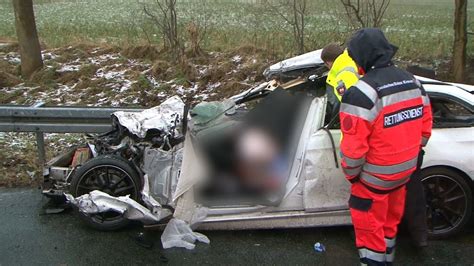 Schwerer Unfall Auf Der A2 Zwei Tote Youtube