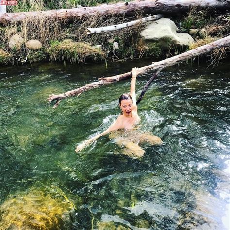 Naked Scottie Thompson Added 01 23 2018 By Adam2it