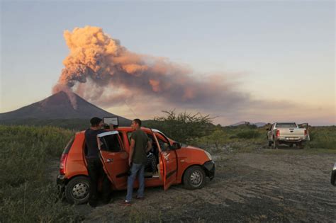 Momotombo Video Shows Nicaragua Volcano Erupt With Ash And Lava For