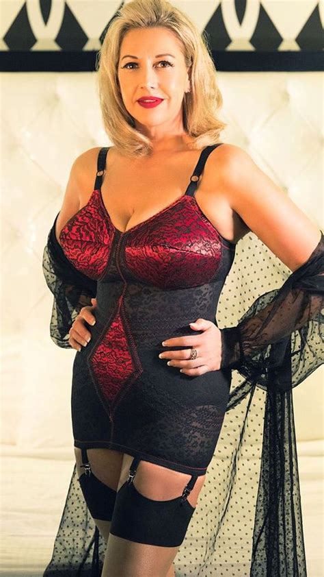 Pin Von Christine Keeler Auf Beautiful Girdles Garters Bullet Bras