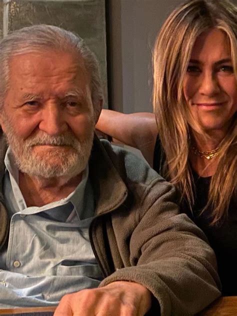 Jennifer Aniston Cumple 54 El Maltrato De Su Madre La Traición De