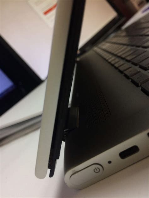 hinge loose screen casing splitting on the edge hp