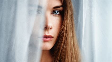 Portrait Brunette Women 1080p Face Bokeh Indoors Looking At
