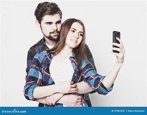 Pares Loving Que Fazem O Selfie Imagem De Stock Imagem De Romance