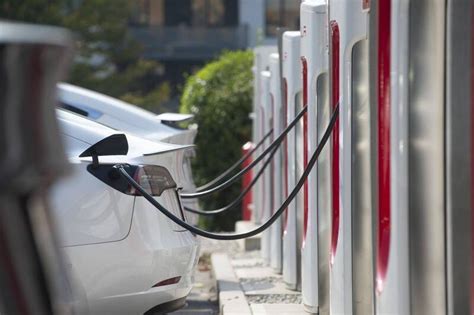 歐洲議會通過法案 2035年起禁售燃油車 國際 自由時報電子報