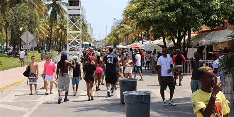 Are You Racist If You Flee South Beach Memorial Day Weekend Huffpost