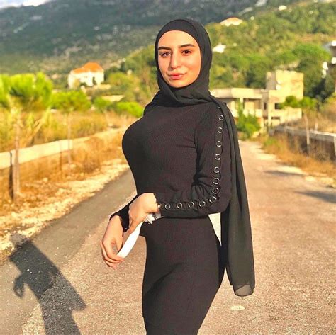 Hijab R 2busty2hide