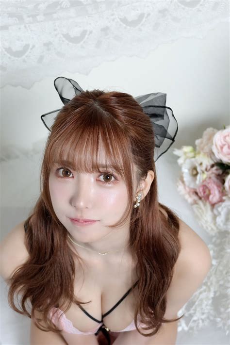 三上悠亜、「上目遣い史上一番かわいい」ランジェリーグラビアに心奪われるファン殺到 Entame Next アイドル情報総合ニュースサイト