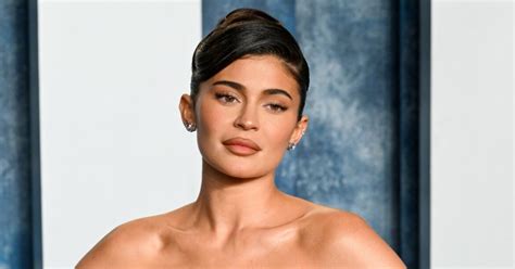 Kylie Jenner Denies Having ‘so Much Surgery On My Face Its A