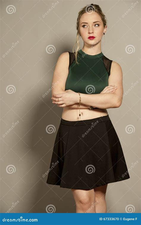 Jeune Brune Magnifique Dune Forte Poitrine Photo Stock Image Du