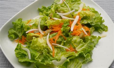 Receta De Ensalada De Lechuga Pepinillos Y Zanahoria Karlos Arguiñano