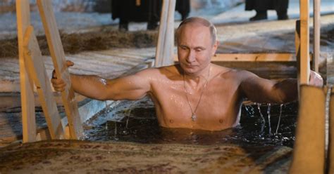 Shirtless Vladimir Putin Calendar Is No 1 With Japanese Women Huffpost