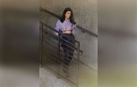 Kourtney Kardashian Shows Abs In Tiny Crop Top See Photos