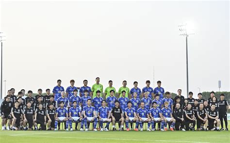 「こちらにも折り鶴」サッカー日本代表のワールドカップ宿泊ホテルに「17羽の折り鶴」！ 帯同シェフが公開した、森保一監督との「指サイン写真」や