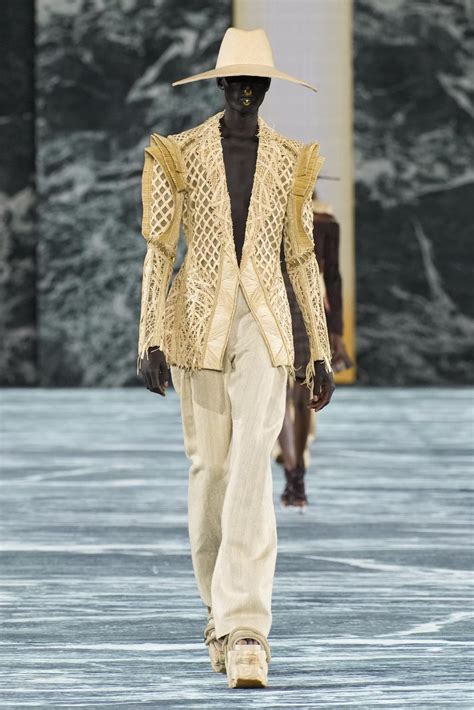 Défilé Balmain Prêt à Porter Printemps Eté 2023