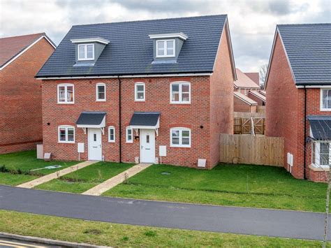 4 Bed Semi Detached House For Sale In Dalley Road Wokingham Berkshire