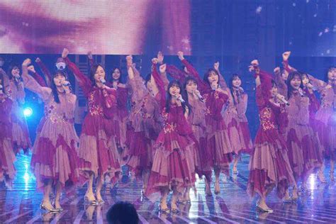 【写真 3 5枚】乃木坂46：齋藤飛鳥、ラスト紅白へ メンバーと目を合わせ、笑顔でキラキラパフォーマンス Mantanweb（まんたんウェブ）