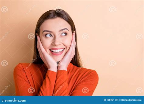 Close Up Portrait Of Her She Nice Looking Attractive Lovely Cheerful