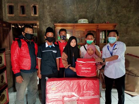 Dinsos Pandeglang Kunjungi Aida Dan Berikan Bantuan · Id