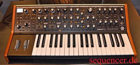 moog sub 37 analog synthesizer step sequencer