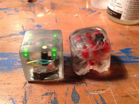 dice attiny85 charlieplexing