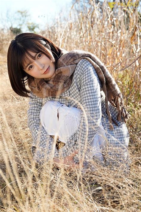 新人 週刊誌のグラビアで話題の美女が決意のavデビュー 茉城まみ 私、av女優デビューしました。