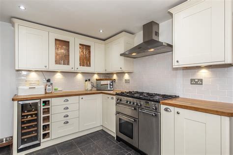 4 Bedroom House High Street Buxted Uckfield Tn22 4ju Oakfield