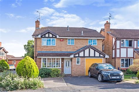 4 Bed Detached House For Sale In Buie Close Sparcells Swindon Sn5