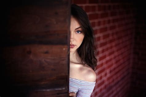 Wallpaper Women Face Portrait Wall Brunette 2048x1365 Motta123