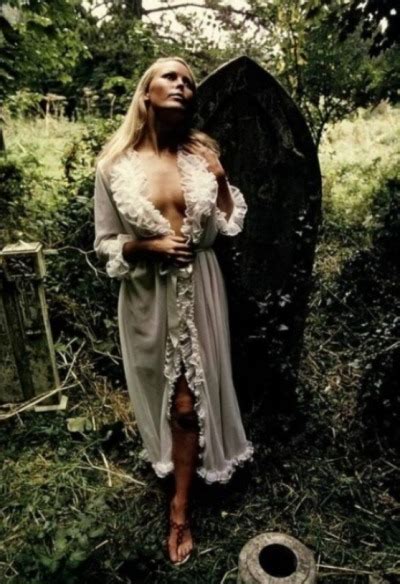 Veronica Carlson For Dracula Has Risen From The Gr Tumbex