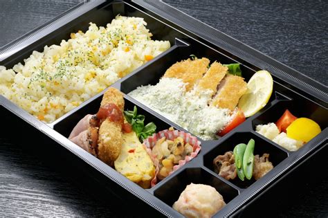 静岡県へ配達 お弁当 洋食 ミラノ風カツレツ～バジル香るタルタルと共に～ 洋食labo Pablo│高級宅配弁当のデリバリー