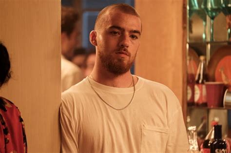 25歳で急死、「ユーフォリア／euphoria」でのアンガス・クラウドさん：フォトギャラリー｜シネマトゥデイ