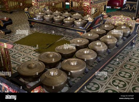 Gamelan Orchestra Fotos Und Bildmaterial In Hoher Auflösung Alamy