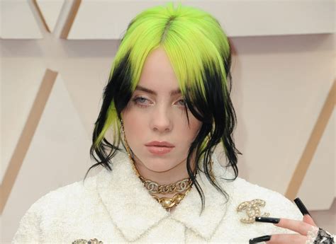 （写真）ビリー・アイリッシュ、新しいタトゥーにファン騒然「息が止まるかと思った」 セレブ＆ゴシップ ニュース ｜クランクイン！