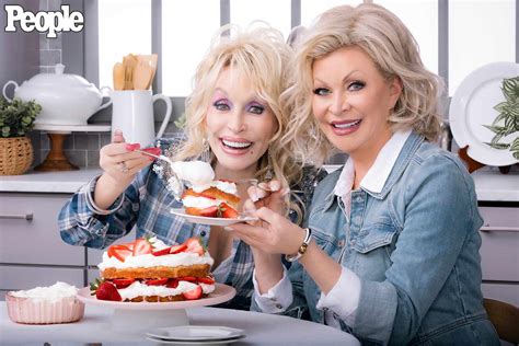 Dolly Parton Learned To Cook Out Of Necessity At Home With 11