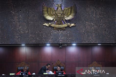 Mk Tolak Permohonan Uji Materi Batas Usia Capres Cawapres Oleh Psi